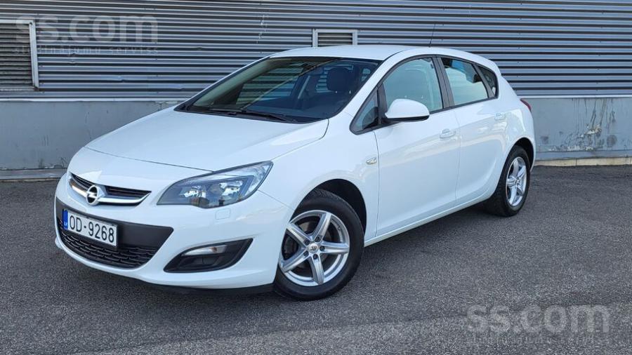 White Opel Astra 2015 in Riga, with an engine capacity of 1.40 L and mileage of 85 thousand km for 2600 €, photo 3 on AUTOMOTO.COM.LV