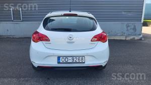 White Opel Astra 2015 in Riga, with an engine capacity of 1.40 L and mileage of 85 thousand km for 2600 €, photo 14 on AUTOMOTO.COM.LV