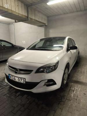 White Opel Astra 2015 in Palanga, with an engine capacity of 1.40 L and mileage of 150 thousand km for 4999 €, photo  on AUTOMOTO.COM.LV