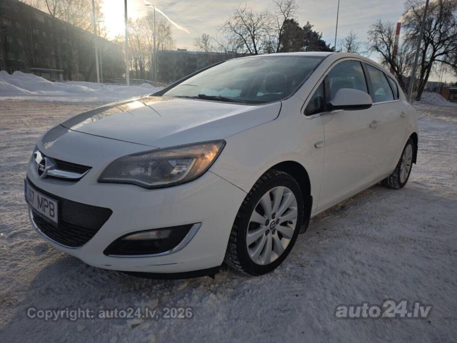 White Opel Astra 2015 in Tallinn, with an engine capacity of 1.40 L and mileage of 152 thousand km for 6200 €, photo 1 on AUTOMOTO.COM.LV