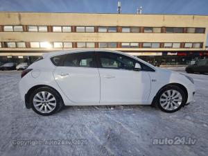 White Opel Astra 2015 in Tallinn, with an engine capacity of 1.40 L and mileage of 152 thousand km for 6200 €, photo 5 on AUTOMOTO.COM.LV