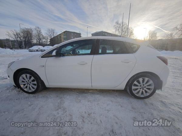 Balts Opel Astra 2015 Tallina, ar dzinēja tilpumu 1.40 L un nobraukumu 152 tūkst. km par 6200 €, foto 4 vietnē AUTOMOTO.COM.LV