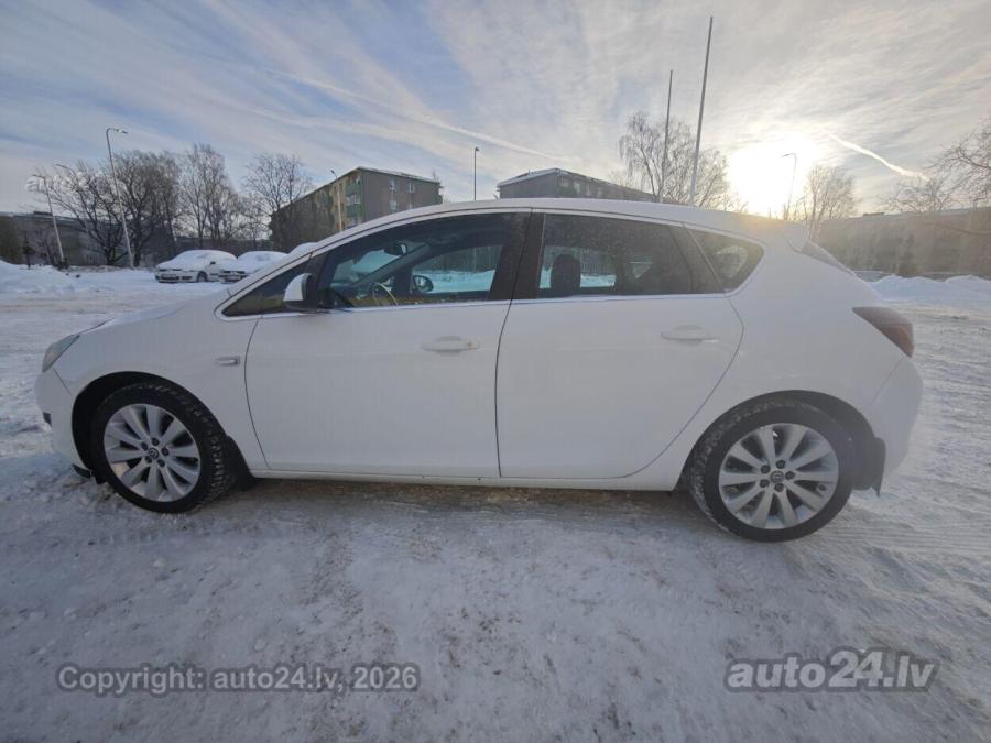 Balts Opel Astra 2015 Tallina, ar dzinēja tilpumu 1.40 L un nobraukumu 152 tūkst. km par 6200 €, foto 4 vietnē AUTOMOTO.COM.LV