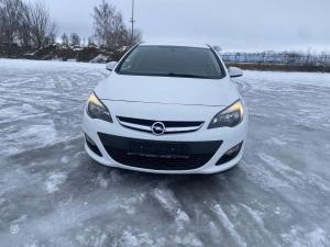 White Opel Astra 2015 in Marijampole, with an engine capacity of 1.40 L and mileage of 168 thousand km for 4550 €, photo 3 on AUTOMOTO.COM.LV