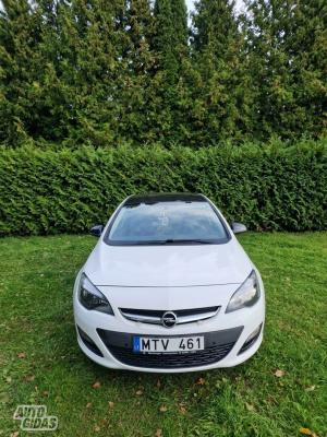 White Opel Astra 2015 in Vilnius, with an engine capacity of 1.60 L and mileage of 259 thousand km for 5000 €, photo 3 on AUTOMOTO.COM.LV
