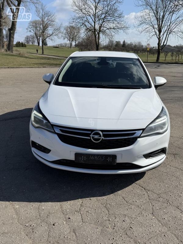 White Opel Astra 2016 in Kaunas, with an engine capacity of 1.60 L and mileage of 261 thousand km for 6950 €, photo 1 on AUTOMOTO.COM.LV