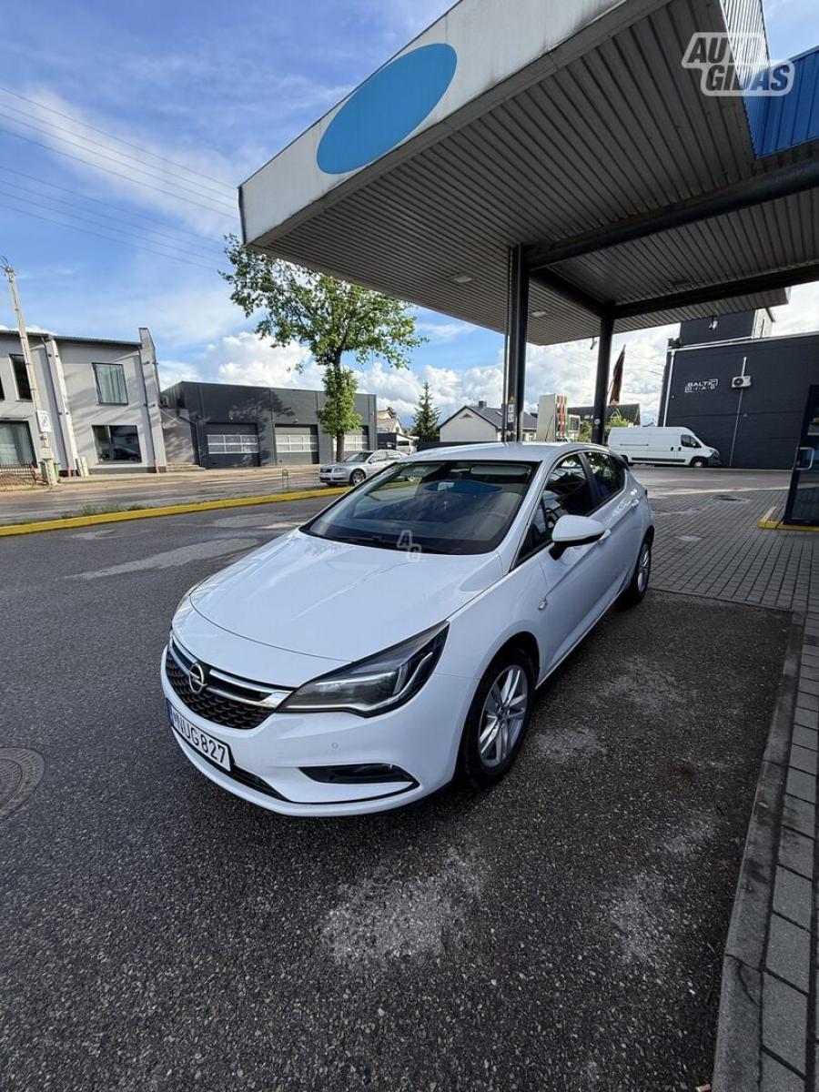 White Opel Astra 2016 in Kaunas, with an engine capacity of 1.60 L and mileage of 266 thousand km for 6700 €, photo 1 on AUTOMOTO.COM.LV