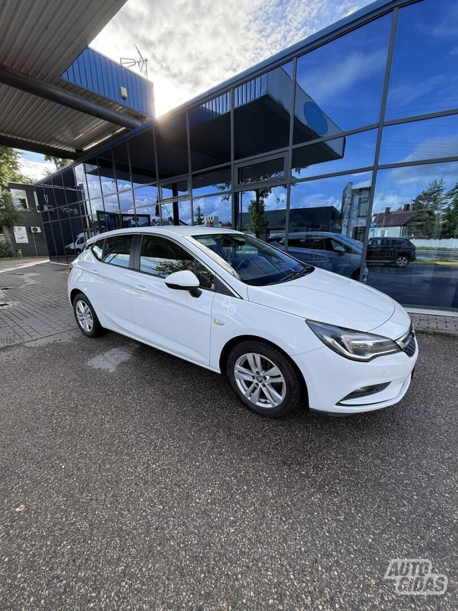 White Opel Astra 2016 in Kaunas, with an engine capacity of 1.60 L and mileage of 266 thousand km for 6700 €, photo 5 on AUTOMOTO.COM.LV