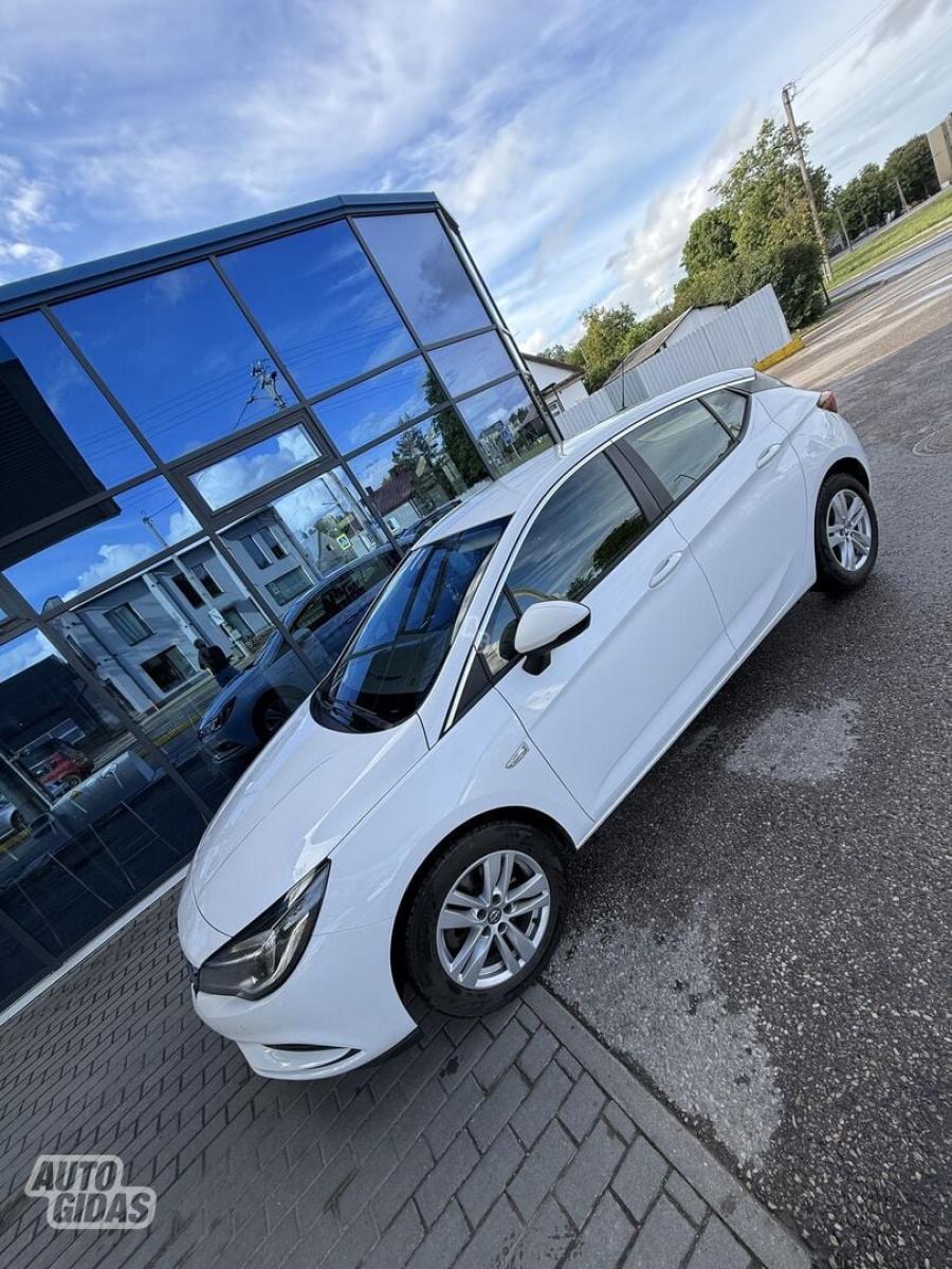 White Opel Astra 2016 in Kaunas, with an engine capacity of 1.60 L and mileage of 266 thousand km for 6700 €, photo 6 on AUTOMOTO.COM.LV