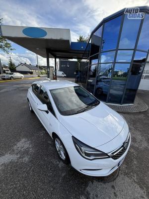 White Opel Astra 2016 in Kaunas, with an engine capacity of 1.60 L and mileage of 266 thousand km for 6700 €, photo 8 on AUTOMOTO.COM.LV