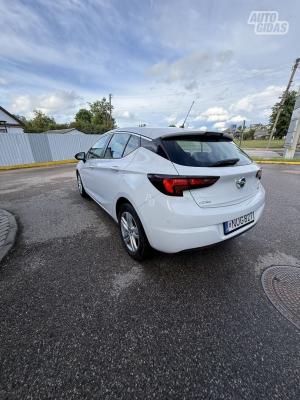 White Opel Astra 2016 in Kaunas, with an engine capacity of 1.60 L and mileage of 266 thousand km for 6700 €, photo 15 on AUTOMOTO.COM.LV