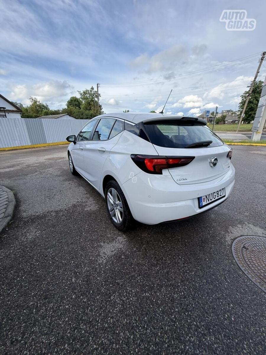 White Opel Astra 2016 in Kaunas, with an engine capacity of 1.60 L and mileage of 266 thousand km for 6700 €, photo 15 on AUTOMOTO.COM.LV