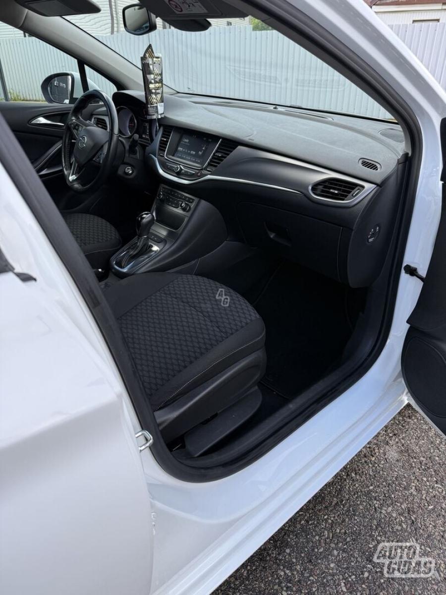 White Opel Astra 2016 in Kaunas, with an engine capacity of 1.60 L and mileage of 266 thousand km for 6700 €, photo 24 on AUTOMOTO.COM.LV