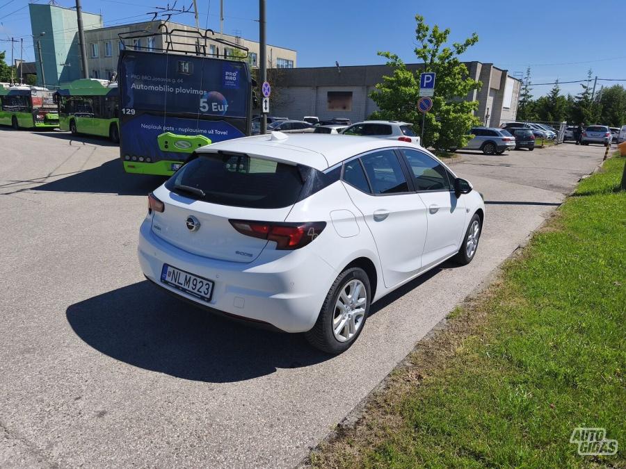 White Opel Astra 2016 in Kaunas, with an engine capacity of 1.60 L and mileage of 255 thousand km for 5500 €, photo 3 on AUTOMOTO.COM.LV