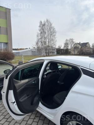 Balts Opel Astra 2016 Jelgava, ar dzinēja tilpumu 1.60 L un nobraukumu 264 tūkst. km par 6500 €, foto 27 vietnē AUTOMOTO.COM.LV