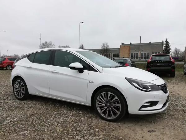 White Opel Astra 2016 in Saldus, with an engine capacity of 1.60 L and mileage of 151 thousand km for 8500 €, photo 3 on AUTOMOTO.COM.LV