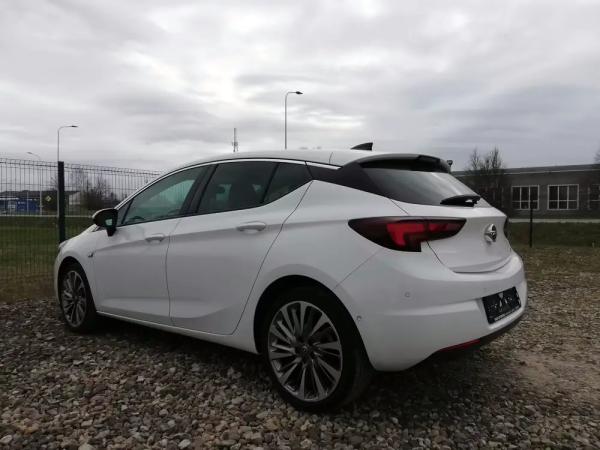 White Opel Astra 2016 in Saldus, with an engine capacity of 1.60 L and mileage of 151 thousand km for 8500 €, photo 4 on AUTOMOTO.COM.LV