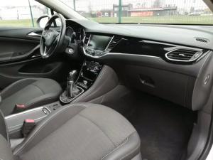 White Opel Astra 2016 in Saldus, with an engine capacity of 1.60 L and mileage of 151 thousand km for 8500 €, photo 9 on AUTOMOTO.COM.LV