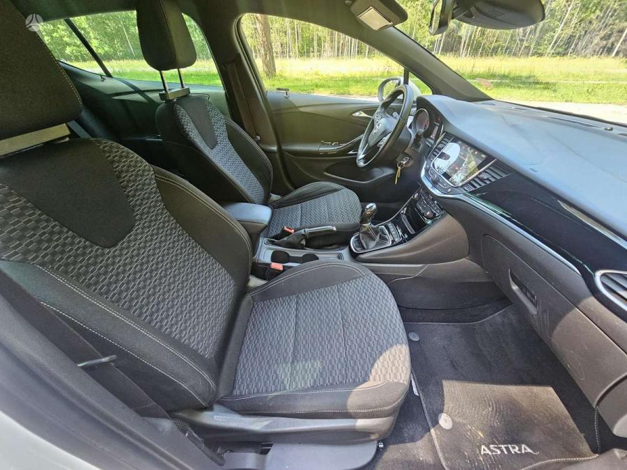 Balts Opel Astra 2016 Tauragė, ar dzinēja tilpumu 1.60 L un nobraukumu 230 tūkst. km par 5500 €, foto 14 vietnē AUTOMOTO.COM.LV