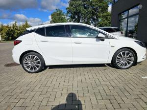 White Opel Astra 2016 in Taurage, with an engine capacity of 1.60 L and mileage of 230 thousand km for 5300 €, photo 5 on AUTOMOTO.COM.LV
