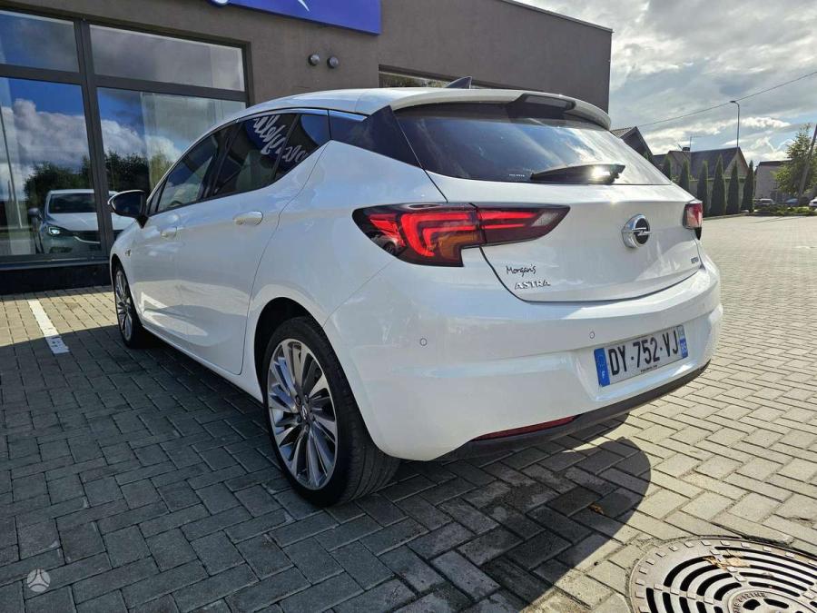 White Opel Astra 2016 in Taurage, with an engine capacity of 1.60 L and mileage of 230 thousand km for 5300 €, photo 6 on AUTOMOTO.COM.LV
