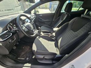 White Opel Astra 2016 in Taurage, with an engine capacity of 1.60 L and mileage of 230 thousand km for 5300 €, photo 12 on AUTOMOTO.COM.LV