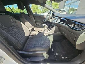 White Opel Astra 2016 in Taurage, with an engine capacity of 1.60 L and mileage of 230 thousand km for 5300 €, photo 13 on AUTOMOTO.COM.LV