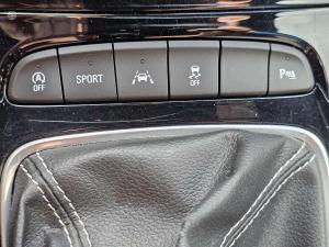 White Opel Astra 2016 in Taurage, with an engine capacity of 1.60 L and mileage of 230 thousand km for 5300 €, photo 16 on AUTOMOTO.COM.LV