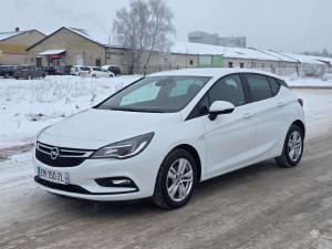White Opel Astra 2017 in Taurage, with an engine capacity of 1.60 L and mileage of 219 thousand km for 6700 €, photo 2 on AUTOMOTO.COM.LV