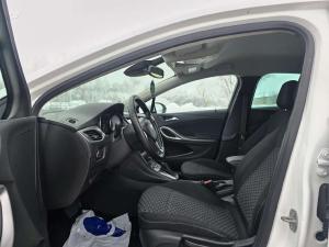 White Opel Astra 2017 in Taurage, with an engine capacity of 1.60 L and mileage of 219 thousand km for 6700 €, photo 16 on AUTOMOTO.COM.LV