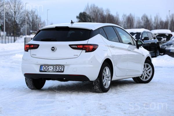 White Opel Astra 2017 in Jelgava, with an engine capacity of 1.60 L and mileage of 0 thousand km for 8450 €, photo 5 on AUTOMOTO.COM.LV