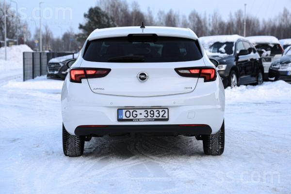 White Opel Astra 2017 in Jelgava, with an engine capacity of 1.60 L and mileage of 0 thousand km for 8450 €, photo 6 on AUTOMOTO.COM.LV