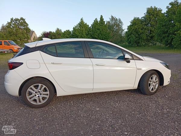 White Opel Astra 2017 in Sakiai, with an engine capacity of 1.60 L and mileage of 208 thousand km for 5600 €, photo 4 on AUTOMOTO.COM.LV