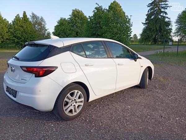White Opel Astra 2017 in Sakiai, with an engine capacity of 1.60 L and mileage of 208 thousand km for 5600 €, photo 5 on AUTOMOTO.COM.LV