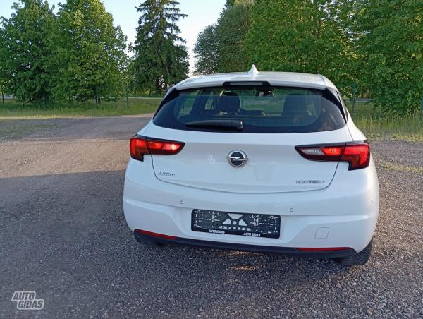 White Opel Astra 2017 in Sakiai, with an engine capacity of 1.60 L and mileage of 208 thousand km for 5600 €, photo 6 on AUTOMOTO.COM.LV