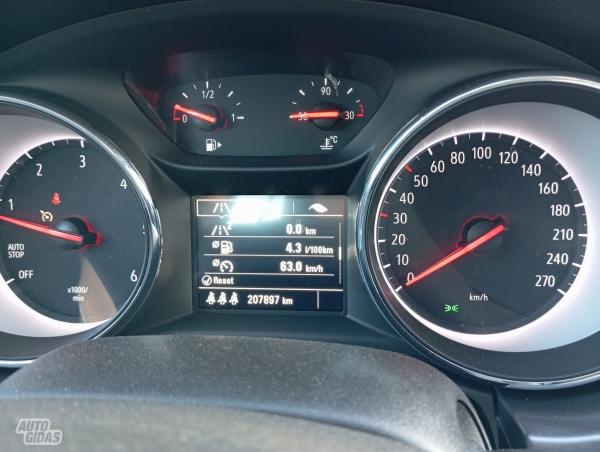 White Opel Astra 2017 in Sakiai, with an engine capacity of 1.60 L and mileage of 208 thousand km for 5600 €, photo 8 on AUTOMOTO.COM.LV