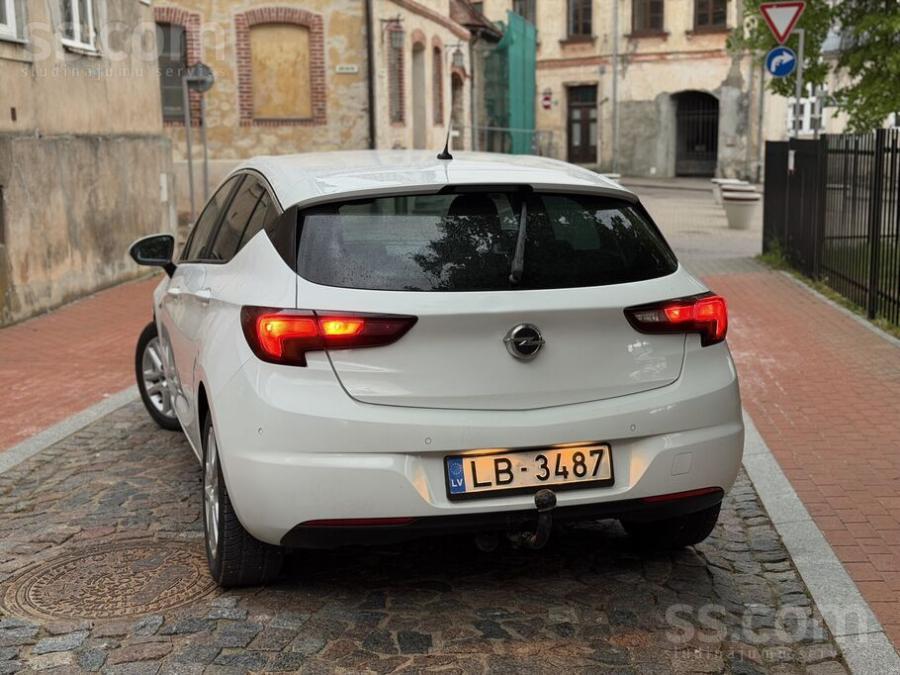 Balts Opel Astra 2017 Cēsis, ar dzinēja tilpumu 1.60 L un nobraukumu 299 tūkst. km par 3990 €, foto 4 vietnē AUTOMOTO.COM.LV