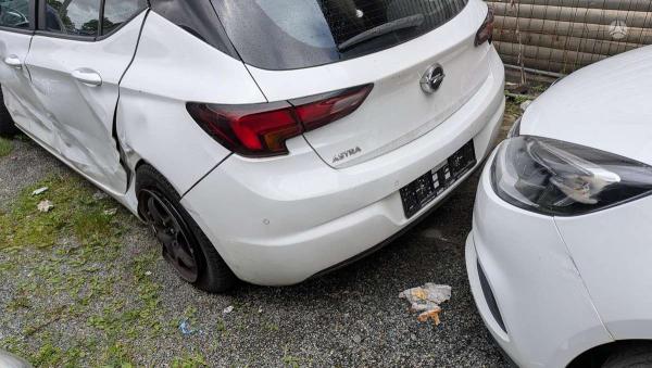 White Opel Astra 2017 in Marijampole, with an engine capacity of 1.40 L and mileage of 94 thousand km for 3999 €, photo 2 on AUTOMOTO.COM.LV