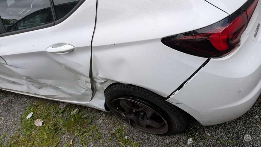Белый Опель Астра 2017 в Мариямполе, объемом двигателя 1.40 л и пробегом 94 тыс. км за 3999 €, фото 5 на AUTOMOTO.COM.LV