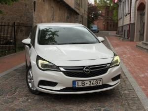 White Opel Astra 2017 in Cesis, with an engine capacity of 1.60 L and mileage of 299 thousand km for 3990 €, photo  on AUTOMOTO.COM.LV