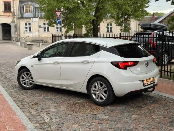 Balts Opel Astra 2017 Cēsis, ar dzinēja tilpumu 1.60 L un nobraukumu 299 tūkst. km par 3990 €, foto 4 vietnē AUTOMOTO.COM.LV