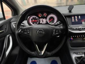White Opel Astra 2017 in Cesis, with an engine capacity of 1.60 L and mileage of 299 thousand km for 3990 €, photo 14 on AUTOMOTO.COM.LV