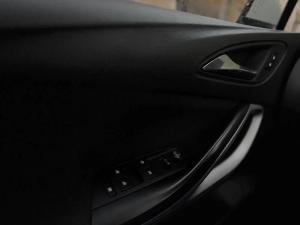 White Opel Astra 2017 in Cesis, with an engine capacity of 1.60 L and mileage of 299 thousand km for 3990 €, photo 21 on AUTOMOTO.COM.LV