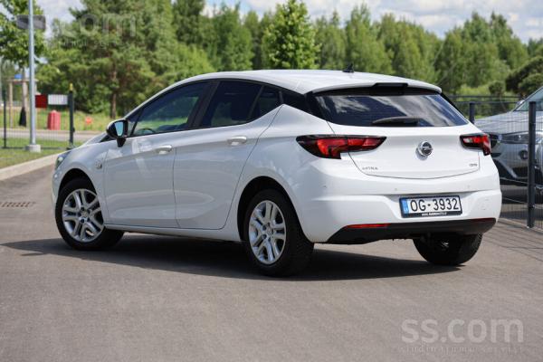 White Opel Astra 2017 in Jelgava, with an engine capacity of 1.60 L and mileage of 0 thousand km for 7850 €, photo 6 on AUTOMOTO.COM.LV