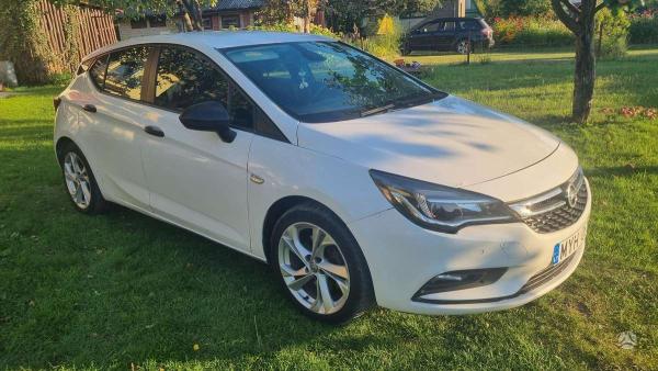White Opel Astra 2017 in Druskininkai, with an engine capacity of 1.60 L and mileage of 196 thousand km for 5999 €, photo 5 on AUTOMOTO.COM.LV