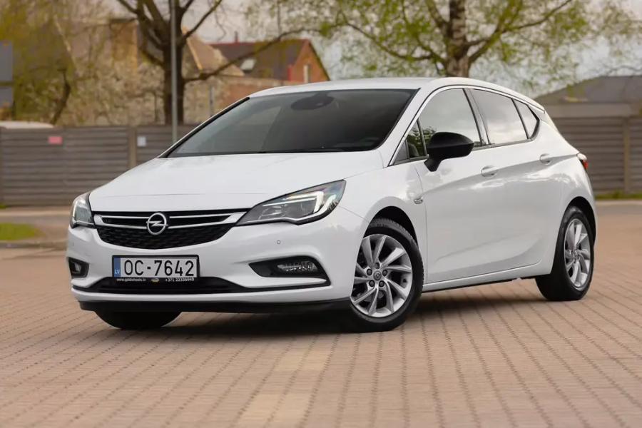 Balts Opel Astra 2018 Jelgava, ar dzinēja tilpumu 1.60 L un nobraukumu 159 tūkst. km par 4000 €, foto 1 vietnē AUTOMOTO.COM.LV