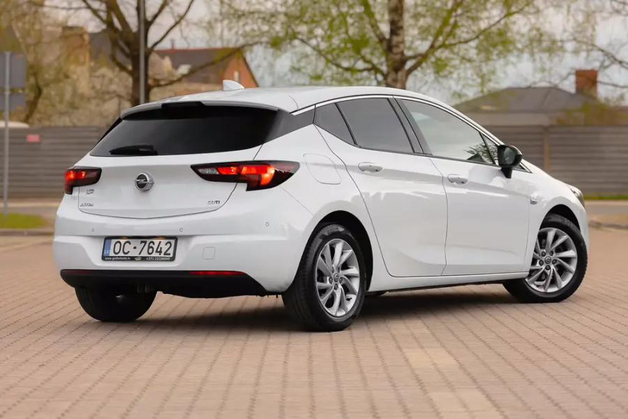 Balts Opel Astra 2018 Jelgava, ar dzinēja tilpumu 1.60 L un nobraukumu 159 tūkst. km par 4000 €, foto 6 vietnē AUTOMOTO.COM.LV
