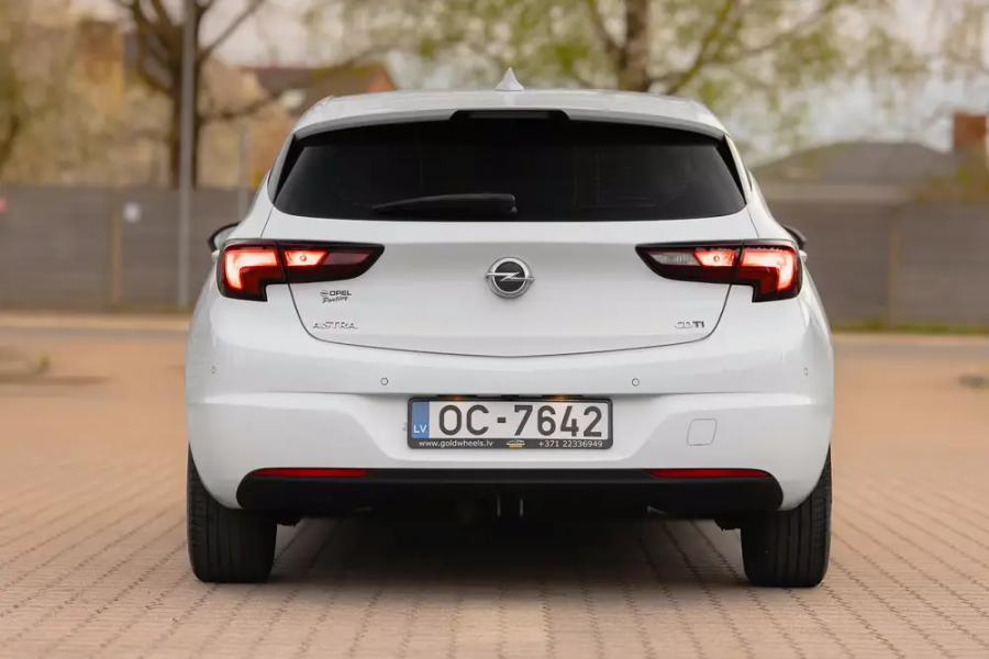 Balts Opel Astra 2018 Jelgava, ar dzinēja tilpumu 1.60 L un nobraukumu 159 tūkst. km par 4000 €, foto 7 vietnē AUTOMOTO.COM.LV