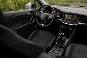 Balts Opel Astra 2018 Jelgava, ar dzinēja tilpumu 1.60 L un nobraukumu 159 tūkst. km par 4000 €, foto 8 vietnē AUTOMOTO.COM.LV