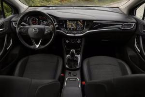 Balts Opel Astra 2018 Jelgava, ar dzinēja tilpumu 1.60 L un nobraukumu 159 tūkst. km par 4000 €, foto 9 vietnē AUTOMOTO.COM.LV
